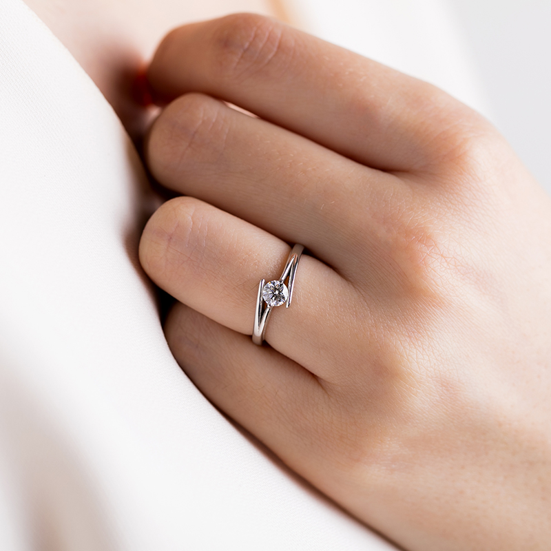 Engagement ring Emory | BISAKU